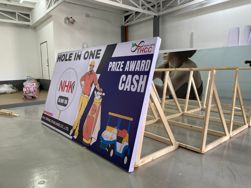 Sponsor badge Beside the competition field | Program sponsor logo sign